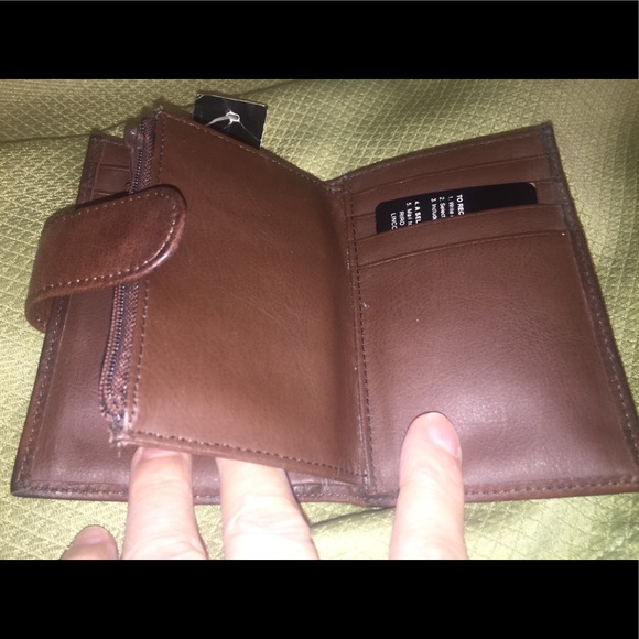 mundi | Bags | Mundis Genuine Leather Bifold Wallet | Poshmark